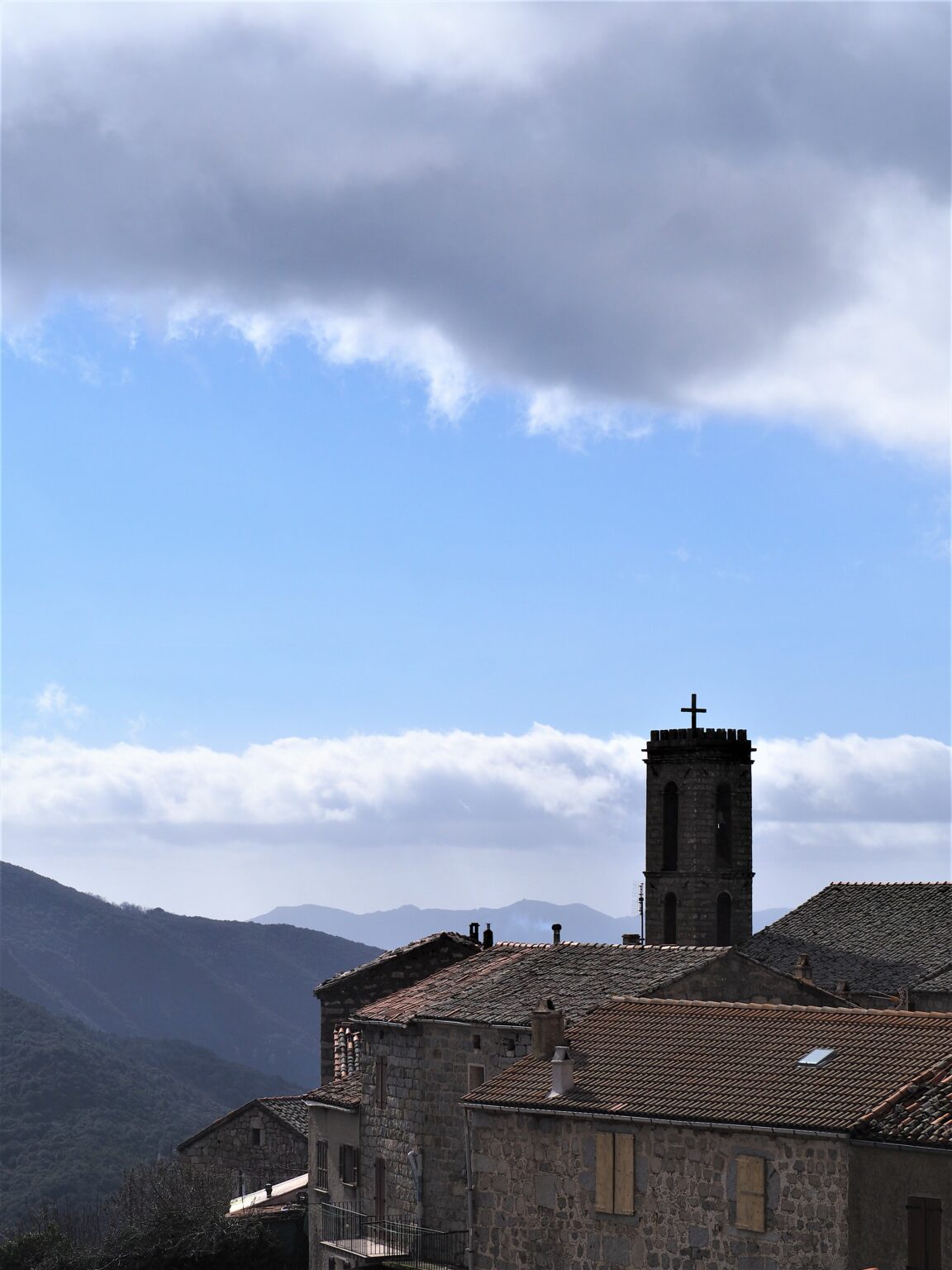 Visiter l'Alta Rocca en Corse-du-Sud : le village de Serra-di-Scopamena